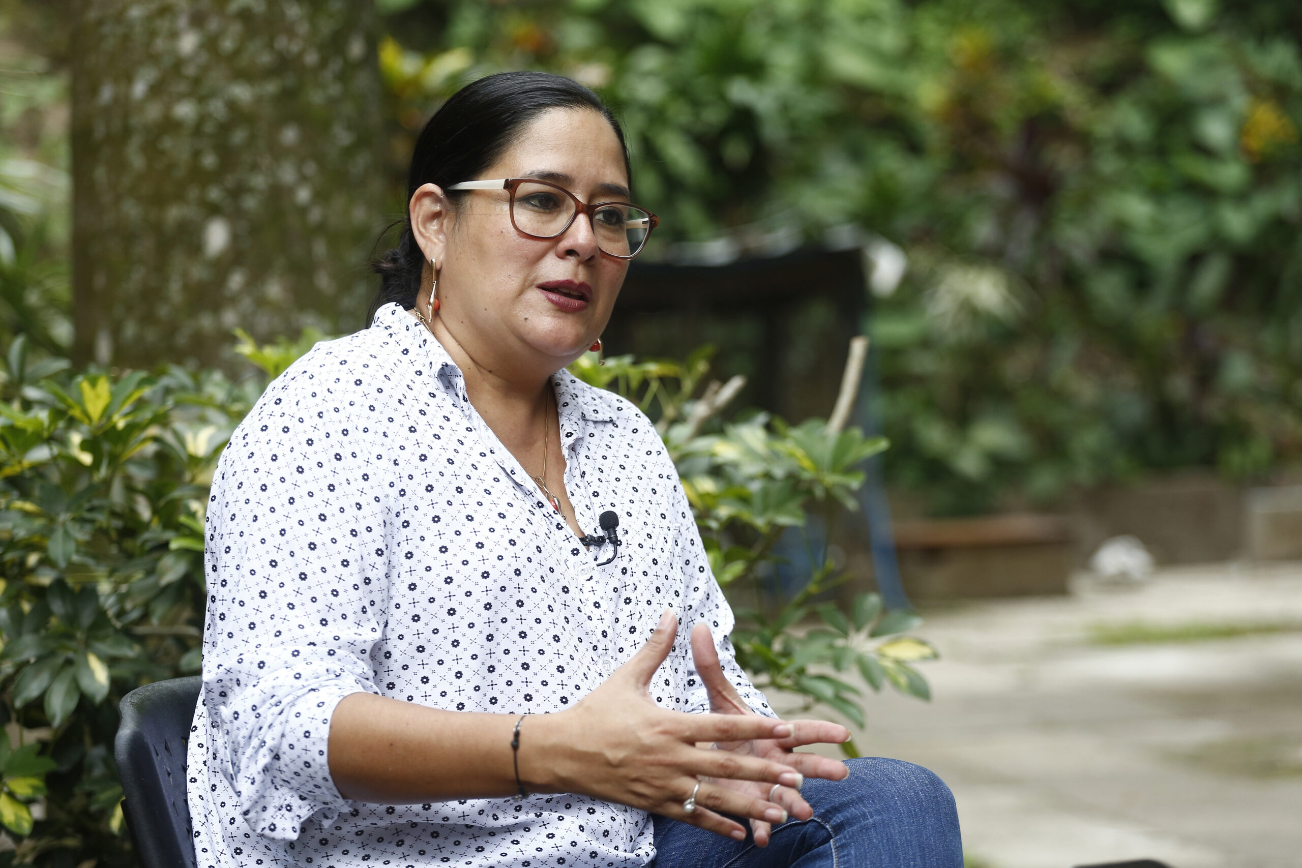 La defensora Ruth López procesada en El Salvador pide un "juicio público" - Intertextual